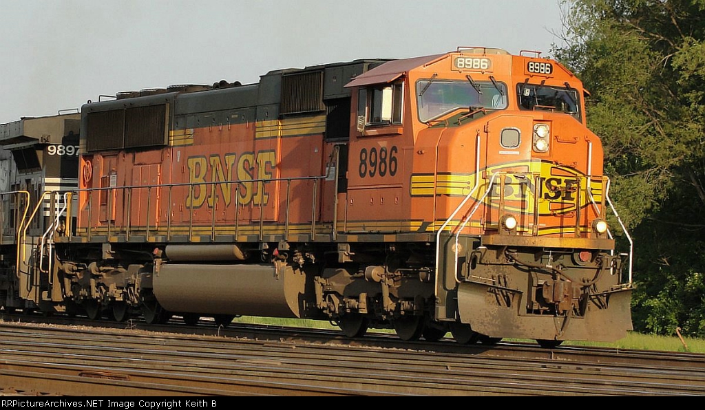 BNSF 8986